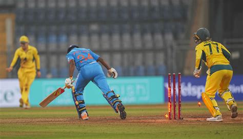 India Women Suffer Third Heaviest Odi Defeat By 190 Runs Rampant