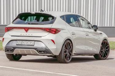 El nuevo CUPRA León recibe un paquete más deportivo de JE Design un sutil retoque de
