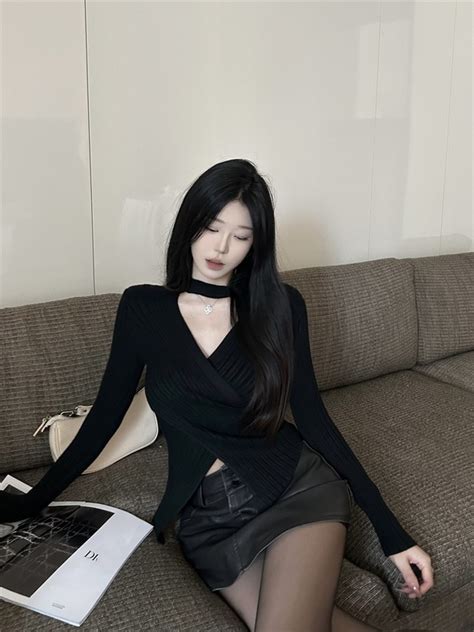 ♥당일출고♥ 두아 섹시 초커 브이넥 긴팔 골지 니트 슬릿 티셔츠
