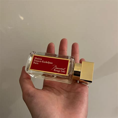 誰懂被問香水的快樂 剛剛去取貨店員問我噴什麼香水 還說上一次就想問我了 推爆mfk540 我會無限回購的那種😍
