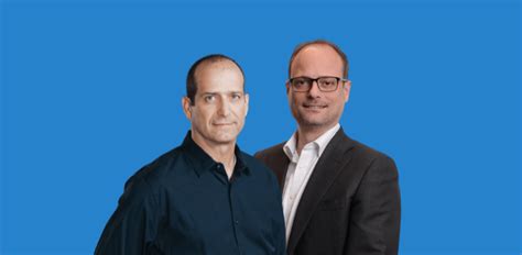 הראל הודיעה מוותרת על רכישת ישראכרט גלובס