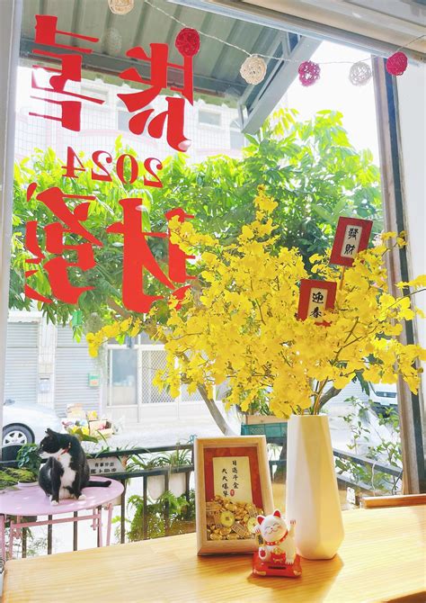 夢甜花式棉花糖 20170115 張家食堂 除了捧花和花椰菜外，主桌佈置的一對小熊棉花糖、各桌一支雙色花、入口迎賓的小熊雙色花糖柱，和