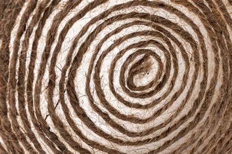 Diy 및 선물 포장을위한 갈색 황마 트와인의 클로즈업 흰색 배경에 격리 제로 폐기물 또는 지속 가능한 라이프 스타일의 개념 0명에 대한 스톡 사진 및 기타 이미지 Istock