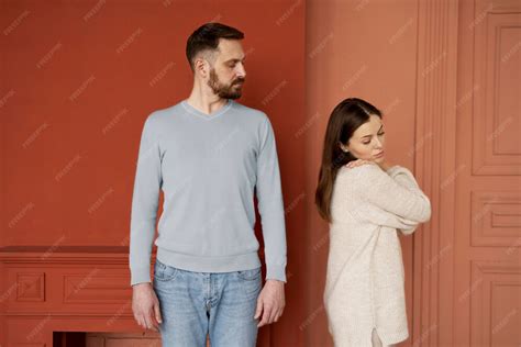 의사 소통에 문제가 있는 커플 무료 사진