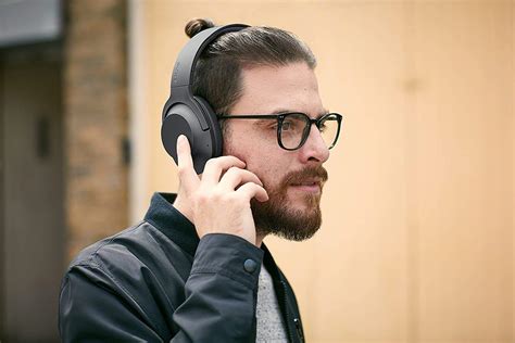 How To Wear Headphones With Glasses Audio Egghead