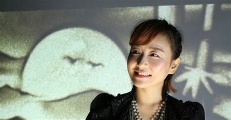 피플 인사이트 한국 최초 여성 샌드아티스트가 그린 한폭의 수채화