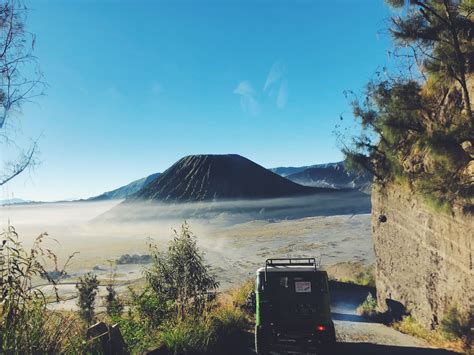 2023婆罗摩火山游玩攻略布罗莫火山的日出 ，一半阳光【去哪儿攻略】