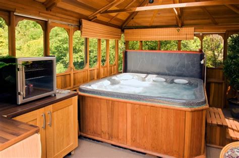 28 Hot Tub Deck Ideas
