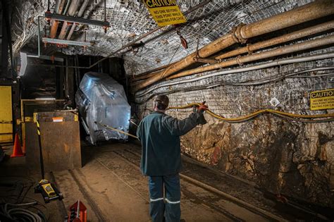 Us Dark Matter Detector Heads Underground Physics World