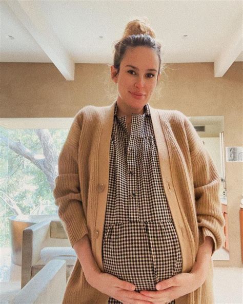 Rumer Willis Shows Off Her Mom Bod After Giving Birth