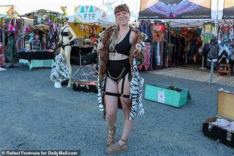 Turning Up The Heat Burning Man Revelers Descend On Nevada S Black