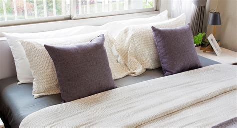 How To Declutter Your Bedroom In Simple Steps