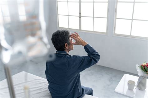 顔つきや話し方に特徴がある？統合失調症の基準やうつ病との違いを理解しよう とどくすり通信 とどくすり 処方箋薬、宅配・配達の薬局