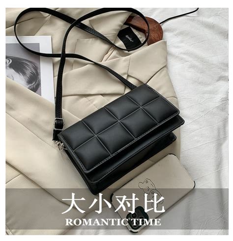 2023韩版简约上新女包街头潮流网红单肩腋下包包斜跨小方包 阿里巴巴