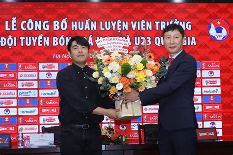 HLV Kim Sang Sik Tôi tự tin dẫn dắt đội tuyển Việt Nam Tuổi Trẻ Online