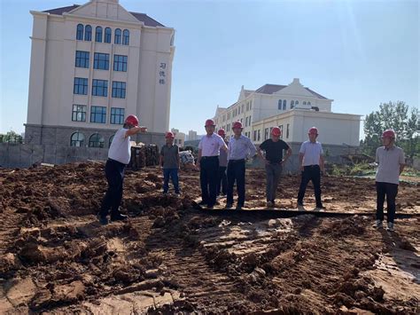 韩方希深入现场视察在建工程进展情况