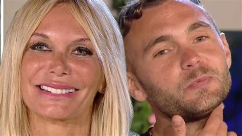 La Casa Fuerte Cristian Suescun Hunde A Yola Berrocal Con Un Feo