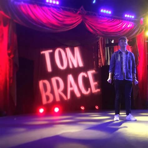 Gallery Tom Brace Magic Professional Magician