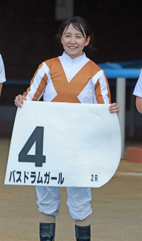 ＜函館2r＞バスドラムガールで勝った古川奈穂騎手（撮影・千葉 茂） スポニチ Sponichi Annex ギャンブル