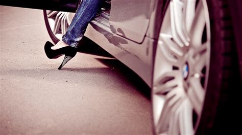А это для наших женщин. Обувь женщины за рулем. — Opel Astra H, 1,3 л ...