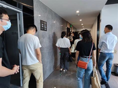 义乌市副市长一行莅临义乌跨境电商综合服务中心参观指导 知乎