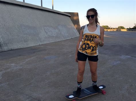 Des Filles Sapproprient La Discipline Du Longboard 24 Heures
