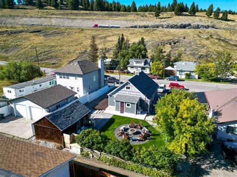 Crowsnest Pass Ab Real Estate Crowsnest Pass Ab Homes For Sale Zillow