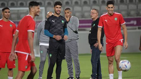 رئيس الجامعة فوزي لقجع حاضر في الحصة التدريبية الأخيرة للمنتخب المغربي