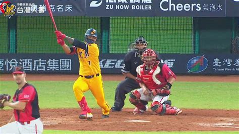 【2022爪嗨賴】0727 周思齊、許基宏、張志豪發揮中心打者的價值，接連敲出安打，幫助球隊攻下兩分。ctbc Brothers 中信兄弟
