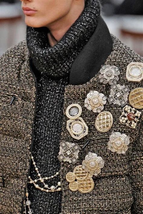 12 способов модно носить броши Fashion Fashion Tips Brooch