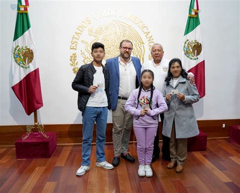 Fueron Entregados Documentos Migratorios A La Esposa E Hijos De Pedro