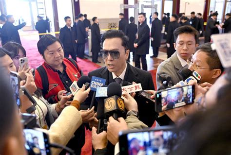 开幕会上，委员接受采访2025年全国两会专题人民政协网