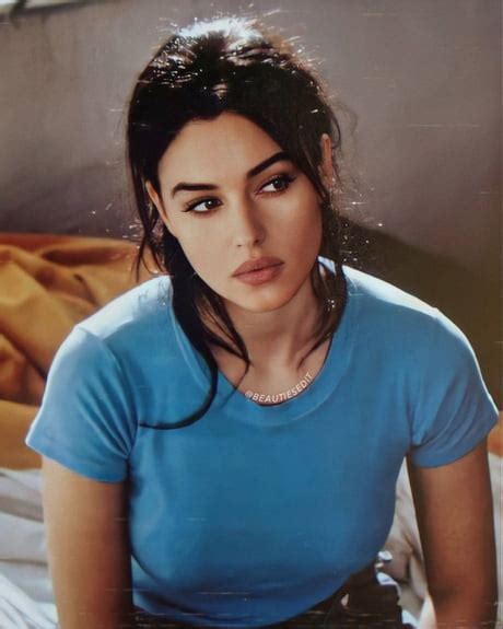Offtopic Monica Bellucci In Her Prime Was A Real Beauty Bollywood