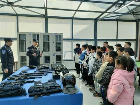 警地融合 警民融合丨体验真“警”色 警心伴童心澎湃号·政务澎湃新闻 The Paper