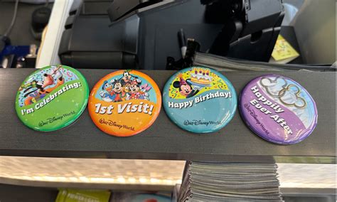 Why Everyone Should Visit City Hall In The Magic Kingdom Wdw Vacation