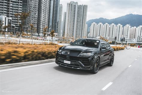 Black Lamborghini Urus Brixton Forged™