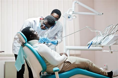 5 Raisons De Consulter Un Dentiste Régulièrement Sparks Dental Clinic