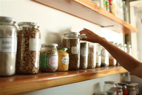 Comer todo lo que está en la despensa antes de volver a comprar