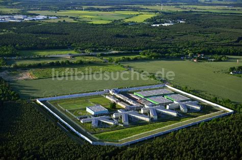 Luftaufnahme Burg Gelände der Justizvollzugsanstalt JVA in Burg im Bundesland Sachsen Anhalt