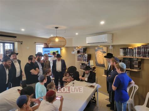 Jerusalem Shul Begins New Sefer Torah