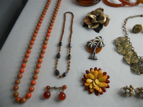 Vintage 50s 60s Bakelite Lucite Jewelry Lot 22pcs Bangles Brooches
