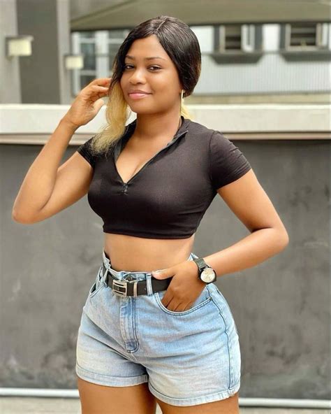 Pin By Nabaddaz On Insta Nabaddaz Mom Jeans Fashion Pants