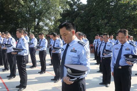缅怀先烈 凝聚斗志 麻城警方举行烈士纪念日活动 陈琪