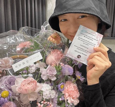 41岁宋智孝庆祝生日晒照 素颜黑衣状态自然 搜狐大视野 搜狐新闻