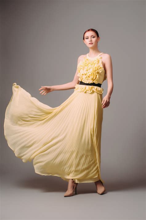 Embracing The Colors Of Summer 5 Timeless Romantic Dresses