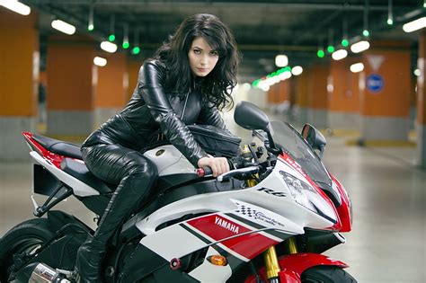 Hd Wallpaper White And Red Yamaha R6 Sports Bike Girl Sexy Actress
