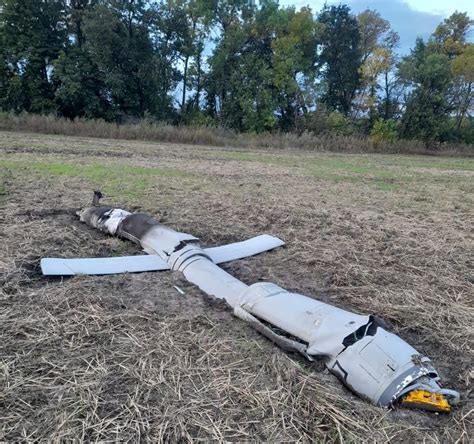 Вибухотехніки Нацполіції знешкодили ракету Калібр яку ППО збила над Кіровоградщиною ФОТО