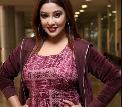 Payal Ghosh Bra Size And Body Measurements Actress Body And Bra Size