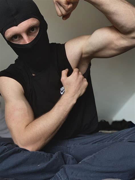 I Bet You Want To Sniff My Armpits 😈🐽 Rmalearmpits