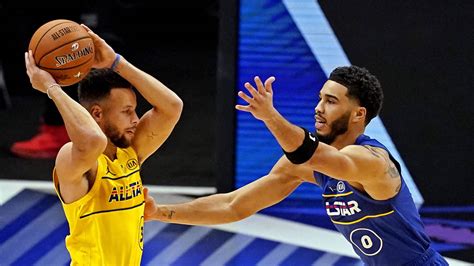 Watch Steph Curry Casually Makes Three Pointer From Near Halfcourt
